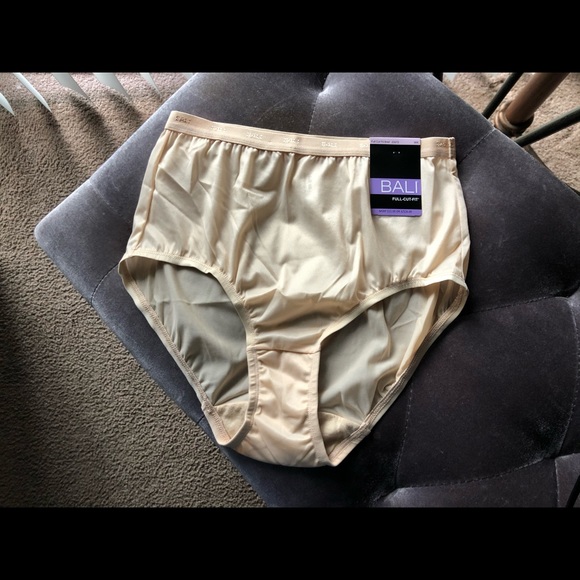 Bali | Intimates & Sleepwear | Bali Brief Panties Size 6 Medium | Poshmark